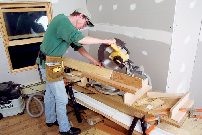Crown-Molding Fundamentals - Fine Homebuilding