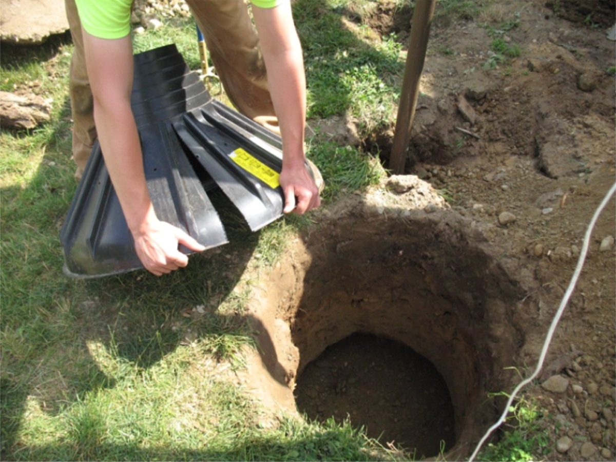 How to Dig Holes for Deck Footings that are Big - Fine Homebuilding