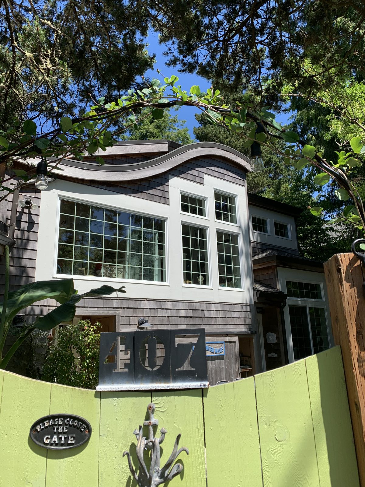 Beach House with a Wave - Fine Homebuilding