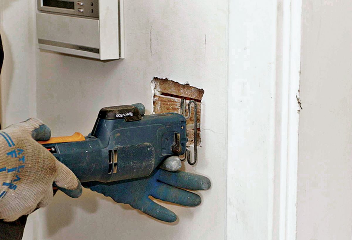 Cutting Boxes into Existing Walls and Ceilings - Fine Homebuilding